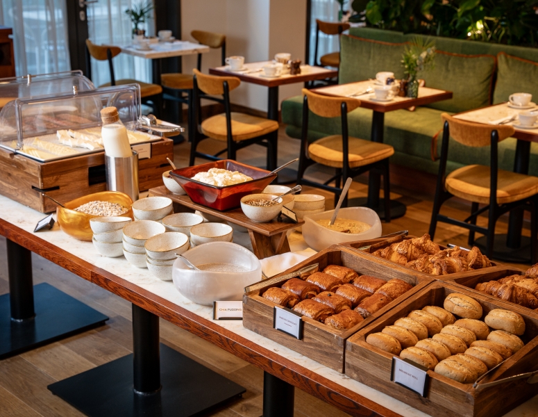 The Cardinal Bar & Kitchen | London Restaurant | Hotel Saint