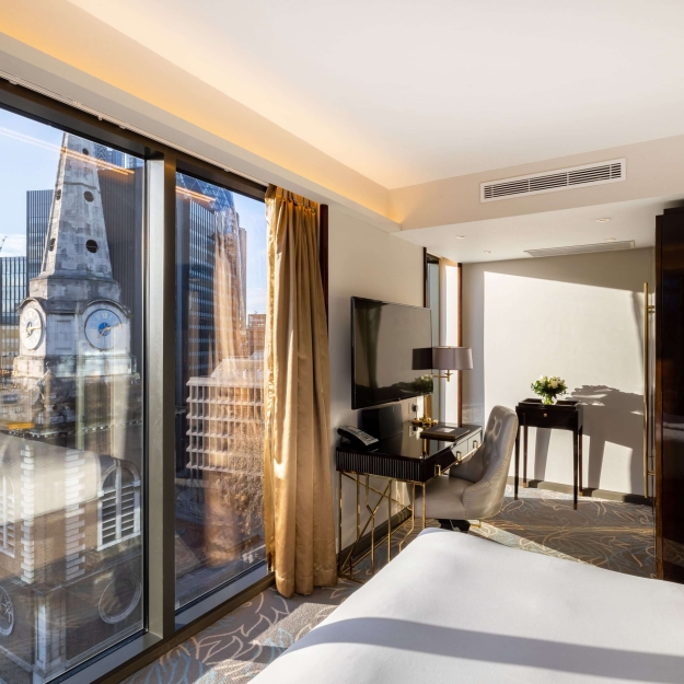 The Cardinal Bar & Kitchen| London Restaurant | Hotel Saint