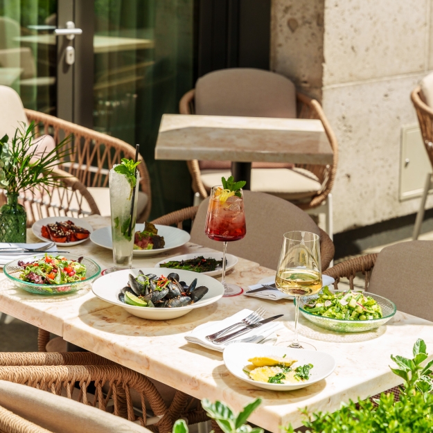 The Cardinal Bar & Kitchen | London Restaurant | Hotel Saint